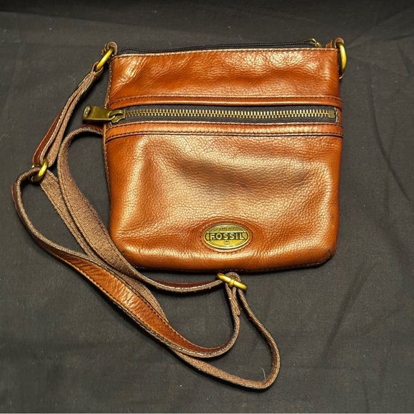 Fossil | Bags | Fossil Mini Explorer Crossbody Brown Leather Purse ...